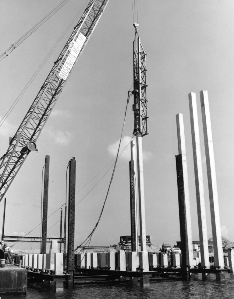 Driving Piles with Stub Leaders and a Template – vulcanhammer.info